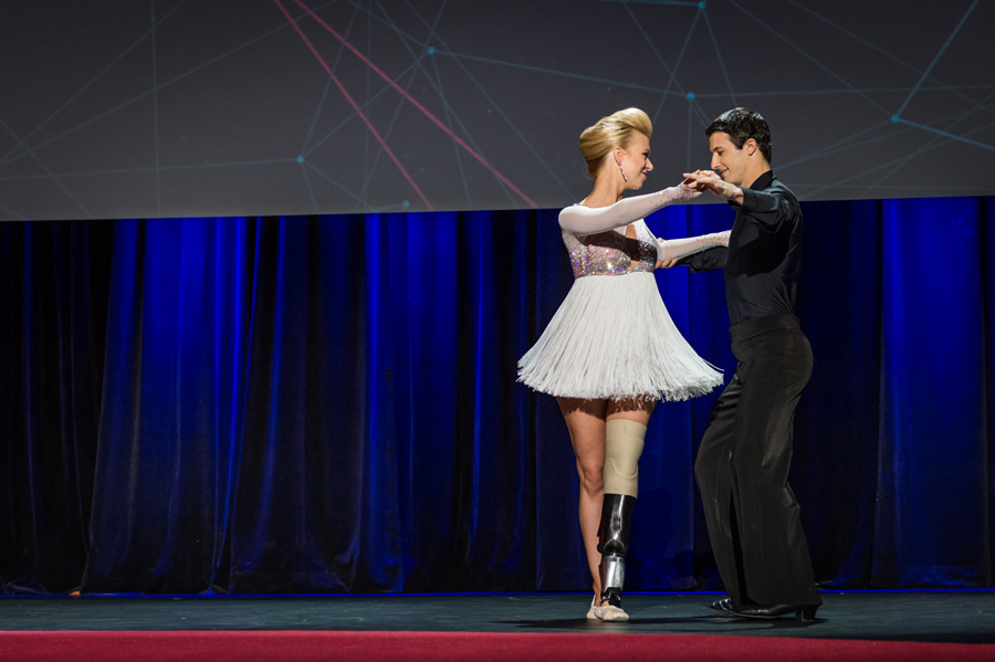 A first dance, on a next-generation bionic leg: Hugh Herr at TED2014 ...